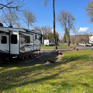 Gills Landing RV Park - Lebanon, Oregon - RV LIFE Campground Reviews