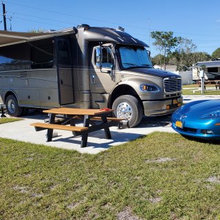 Linger Lodge RV Park - Bradenton, Florida - RV LIFE Campground Reviews